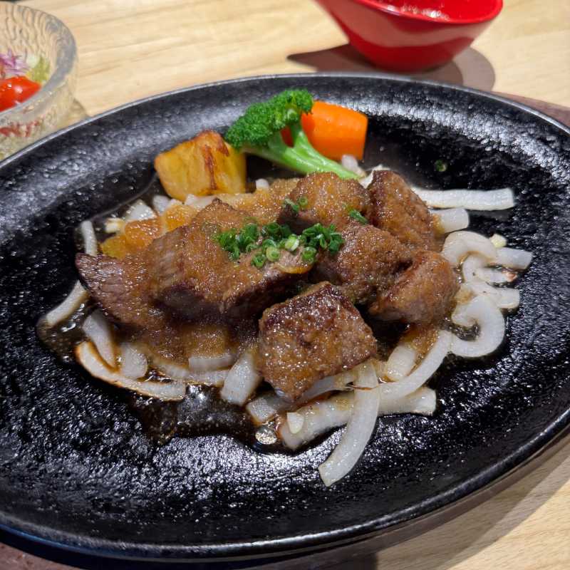 2大会連続日本一！名物『鹿児島黒牛』をお手頃価格で楽しめるJA直営店！【食のオアシス Zino(ジーノ)】(鹿児島県鹿児島市) | 日本全国食べ歩き